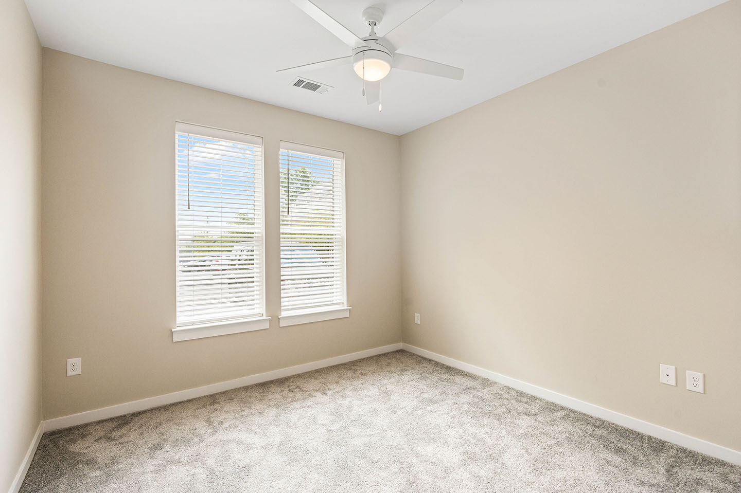 Varick on 7th | LSA Management | Apartments in Charlotte NC