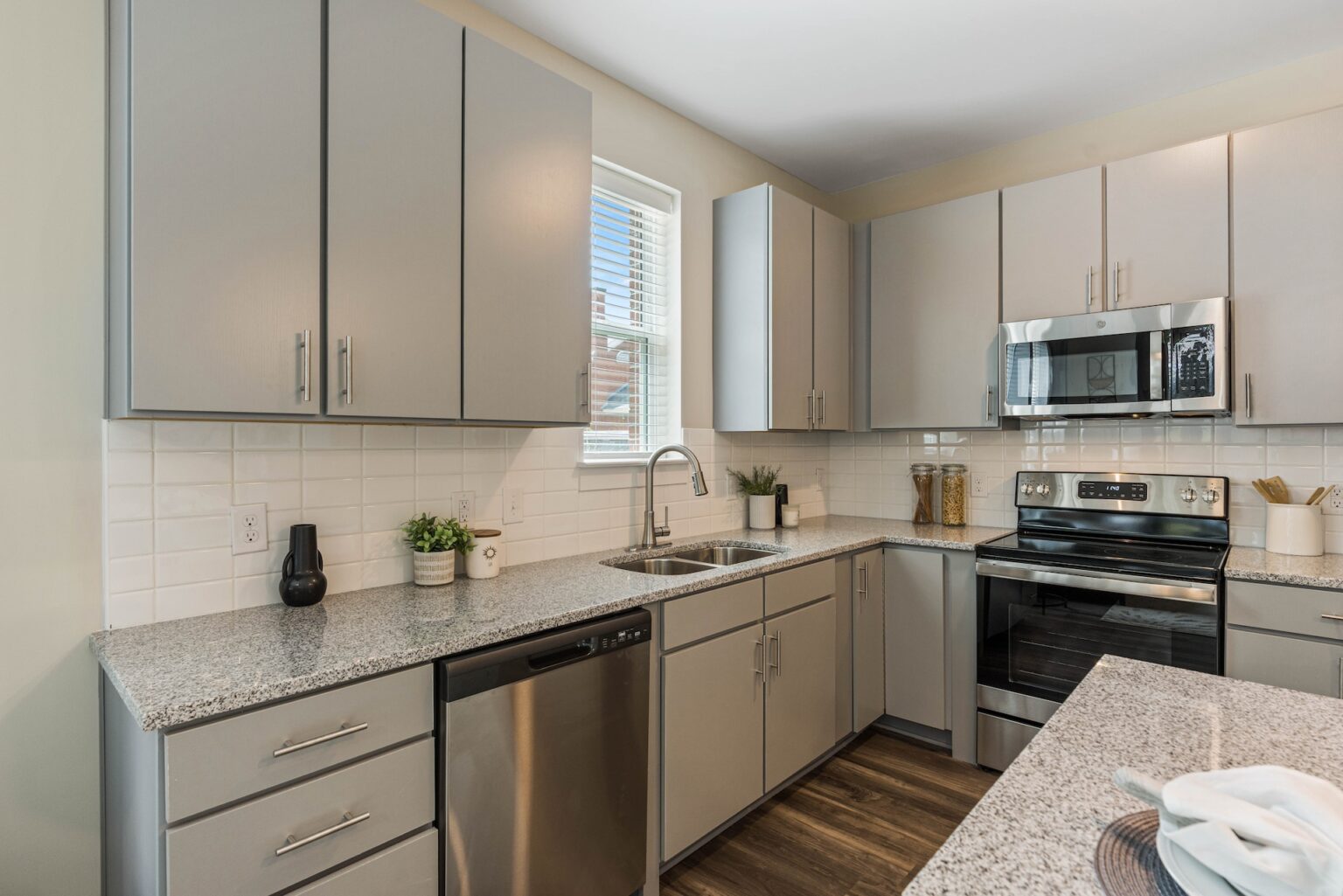 Varick on 7th | LSA Management | Apartments in Charlotte NC